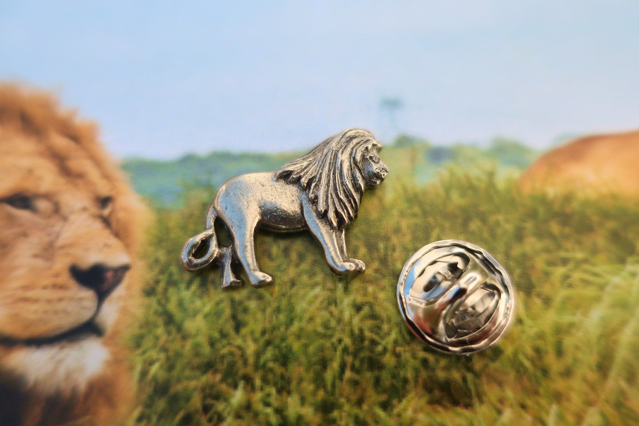 Lion Lapel Pin – lapelpinplanet