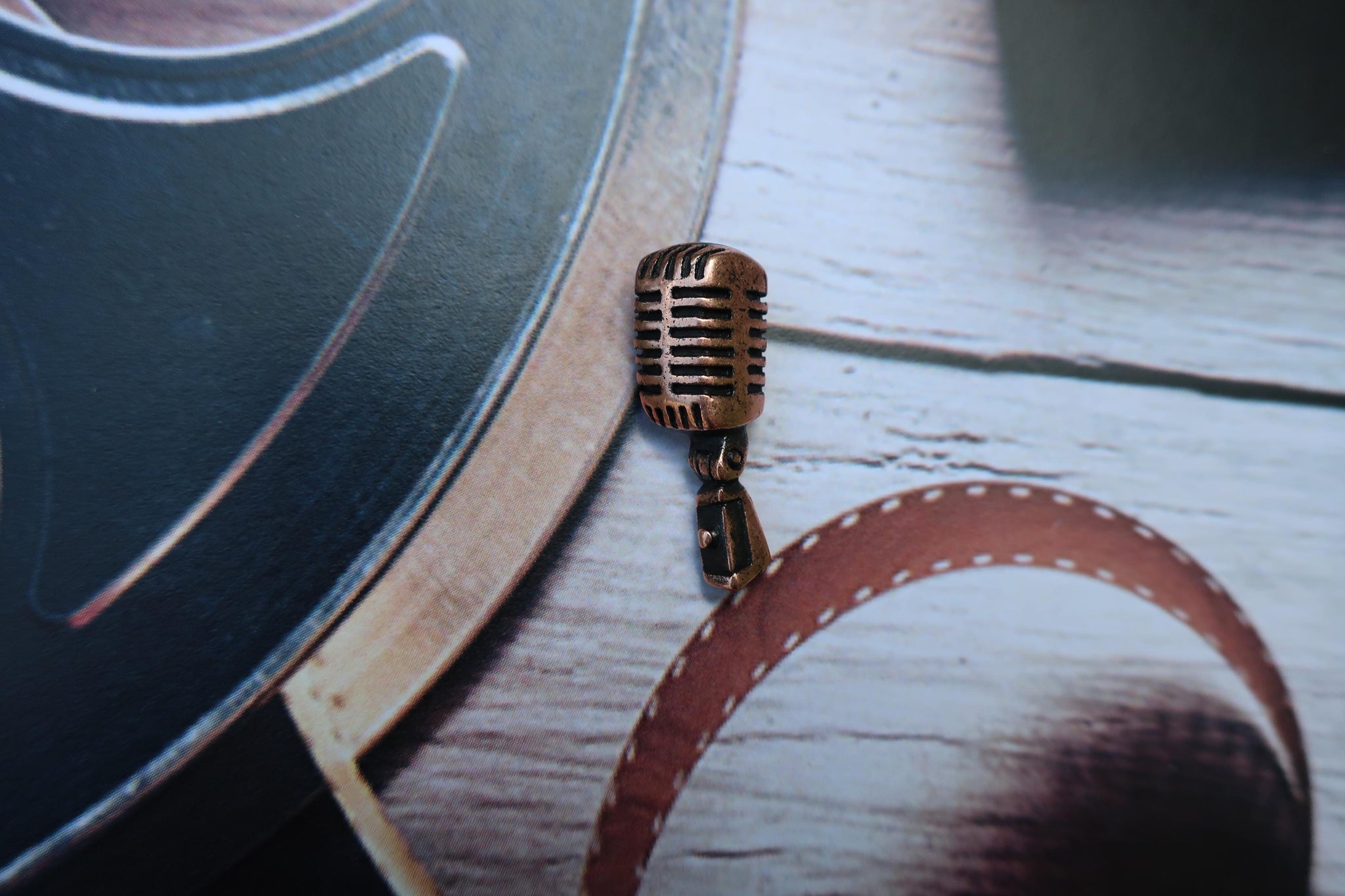 Microphone Copper Lapel Pin – lapelpinplanet