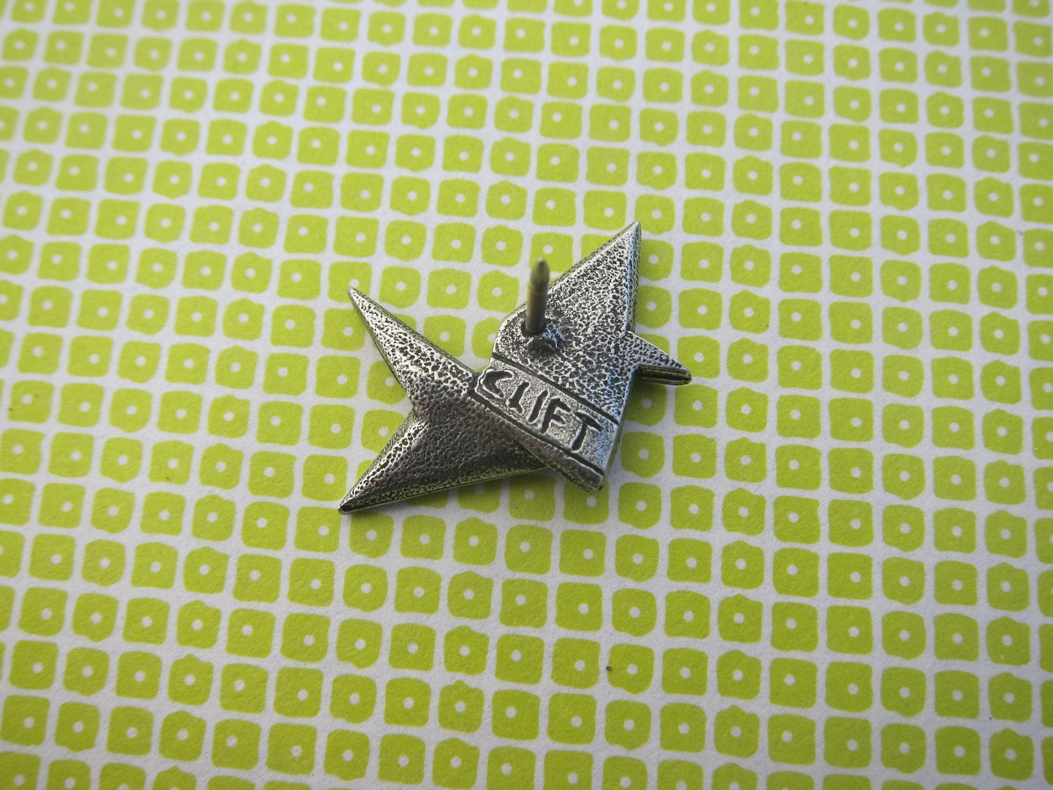 Origami Crane Lapel Pin – lapelpinplanet