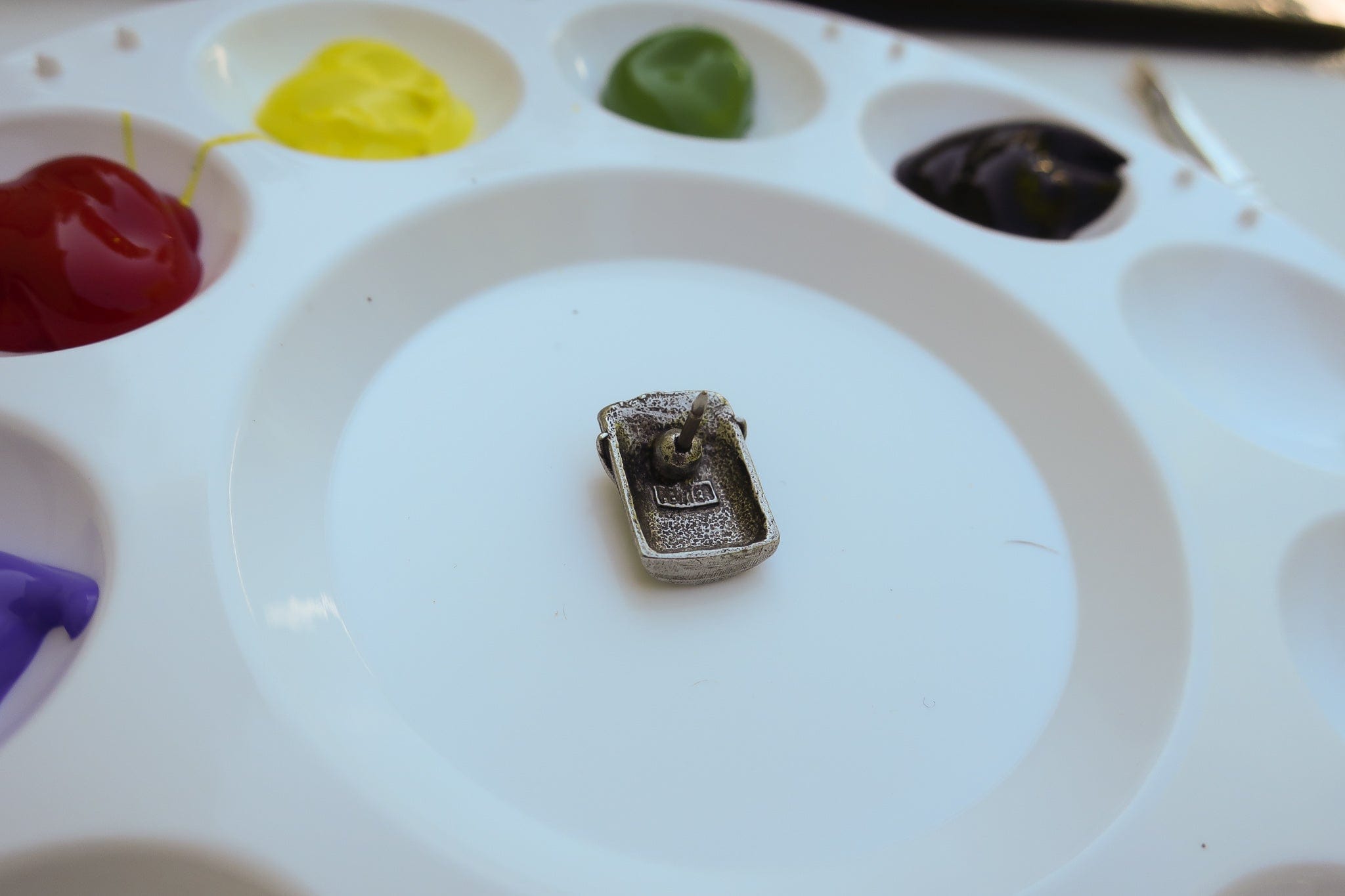 Paint Can Lapel Pin – lapelpinplanet