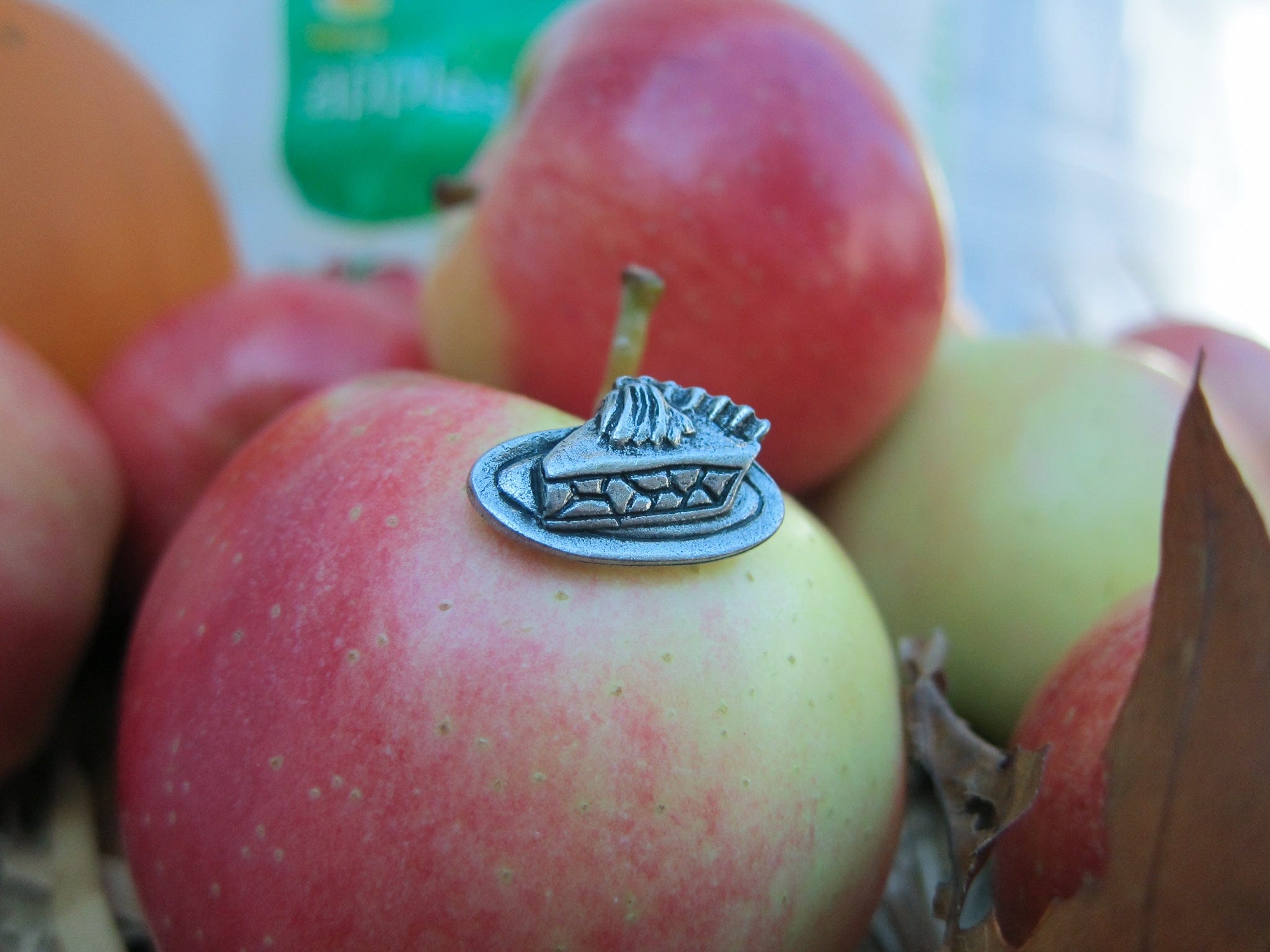 Piece of Pie Lapel Pin – lapelpinplanet
