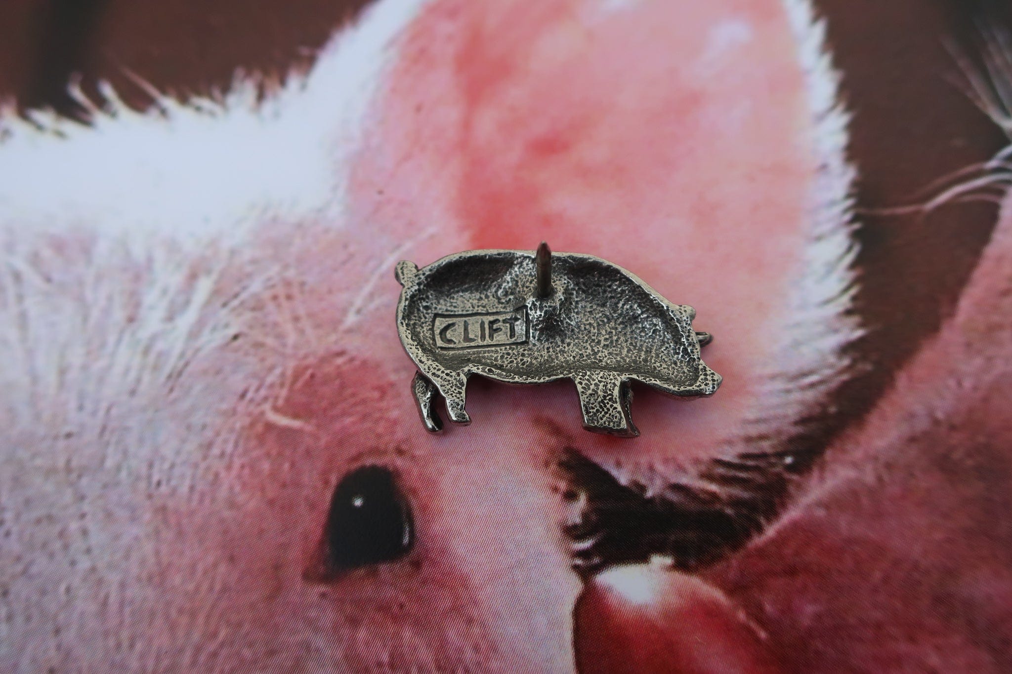 Pig Lapel Pin – lapelpinplanet