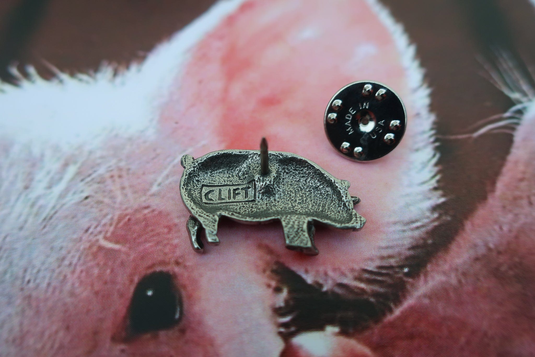 Pig Lapel Pin – lapelpinplanet