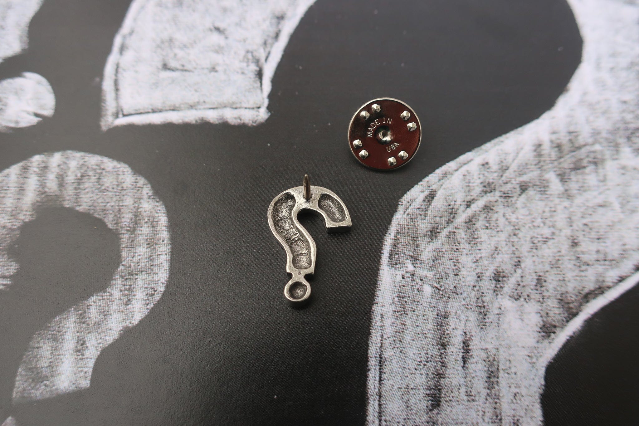Question Mark Lapel Pin – lapelpinplanet