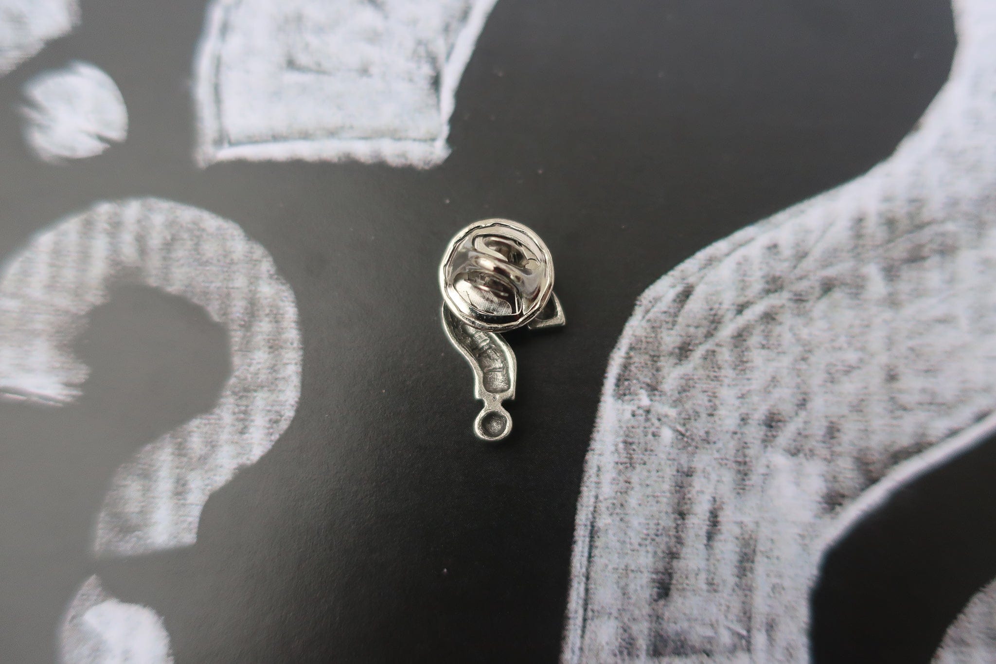 Question Mark Lapel Pin – lapelpinplanet