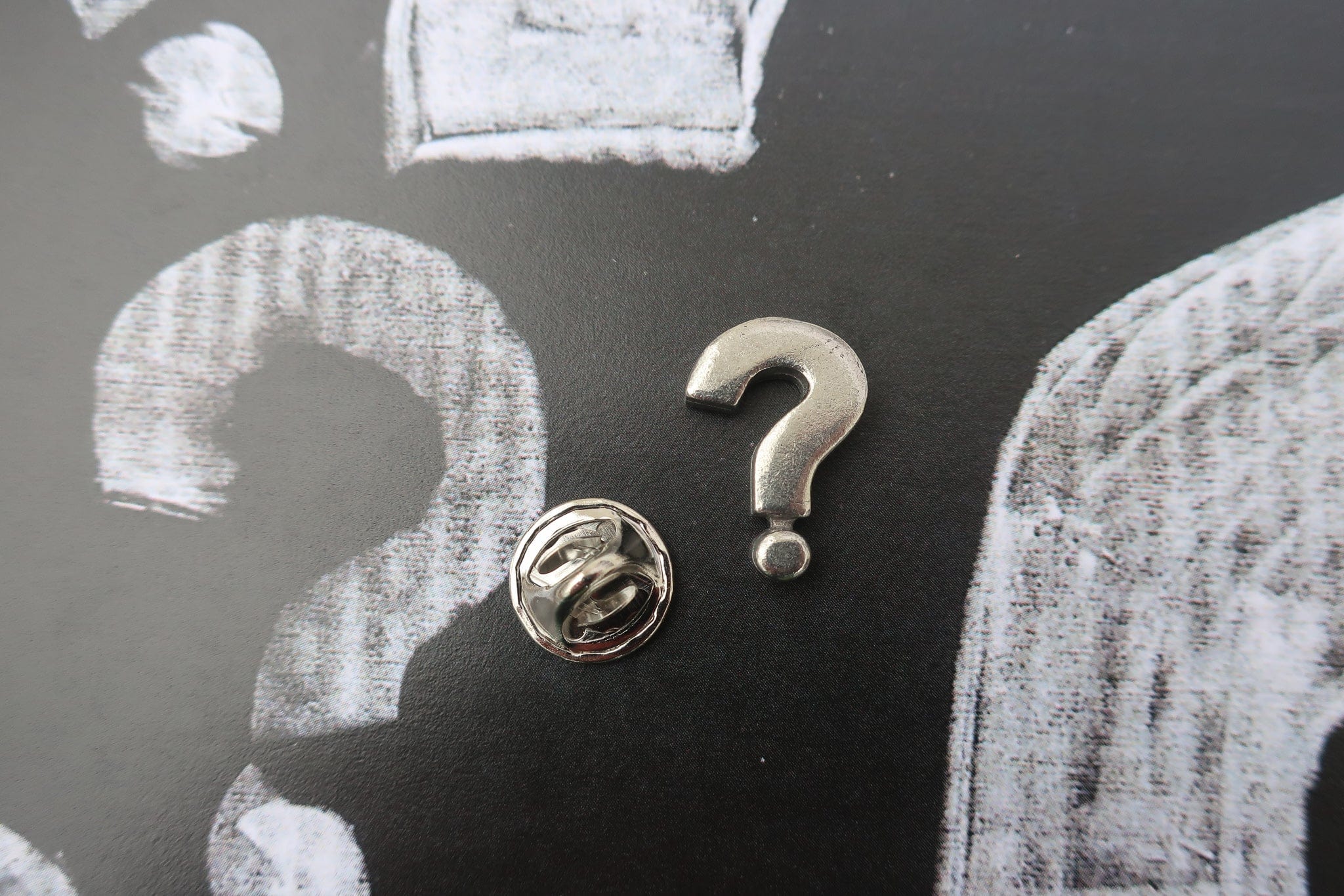 Question Mark Lapel Pin – lapelpinplanet