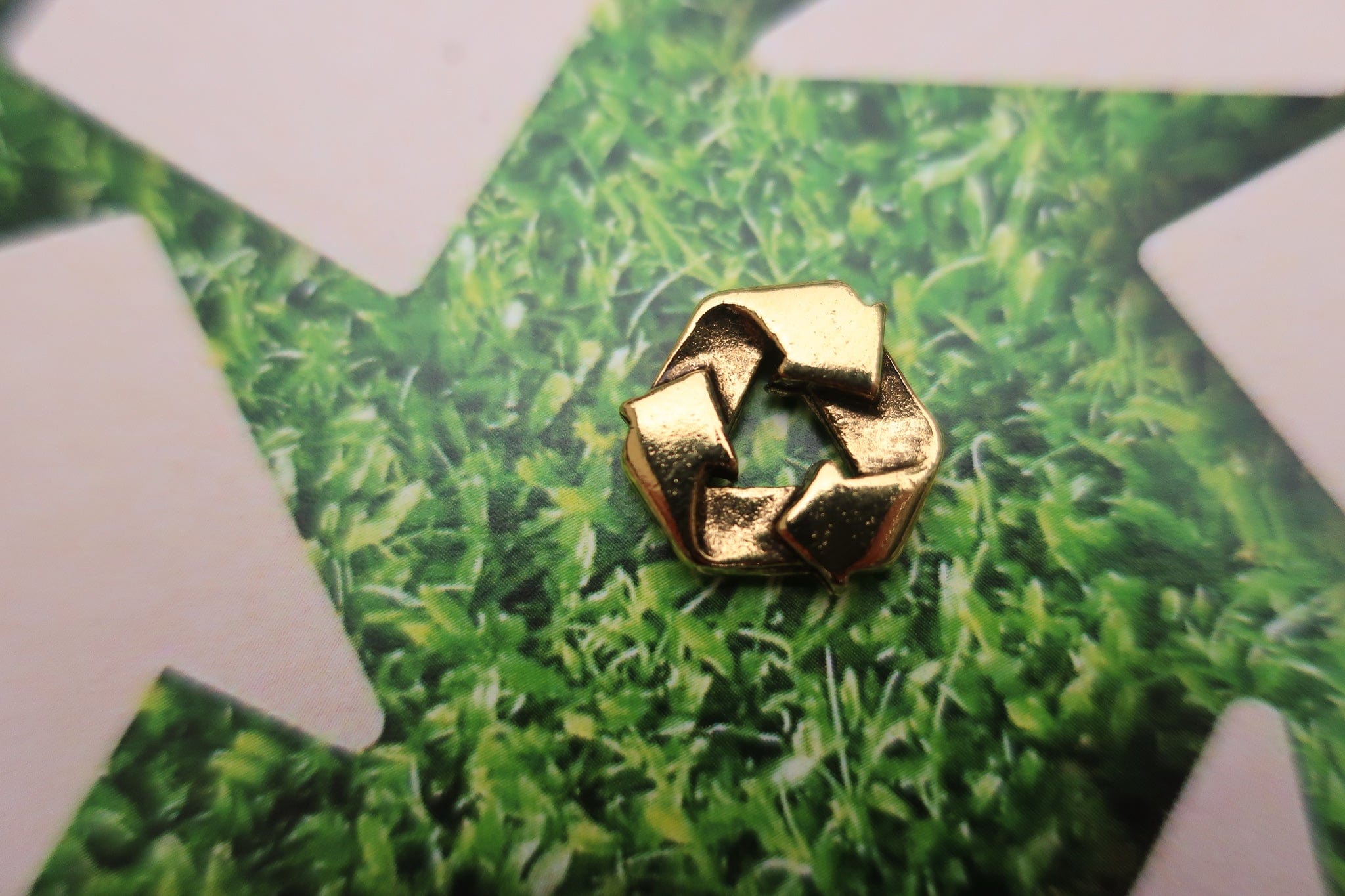 Recycle Symbol Lapel Pin – lapelpinplanet