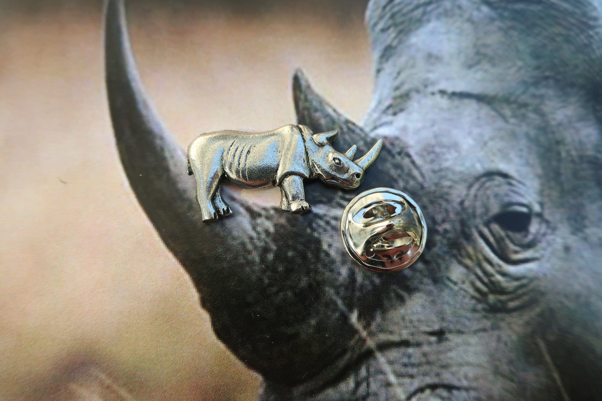Rhinoceros Lapel Pin – lapelpinplanet