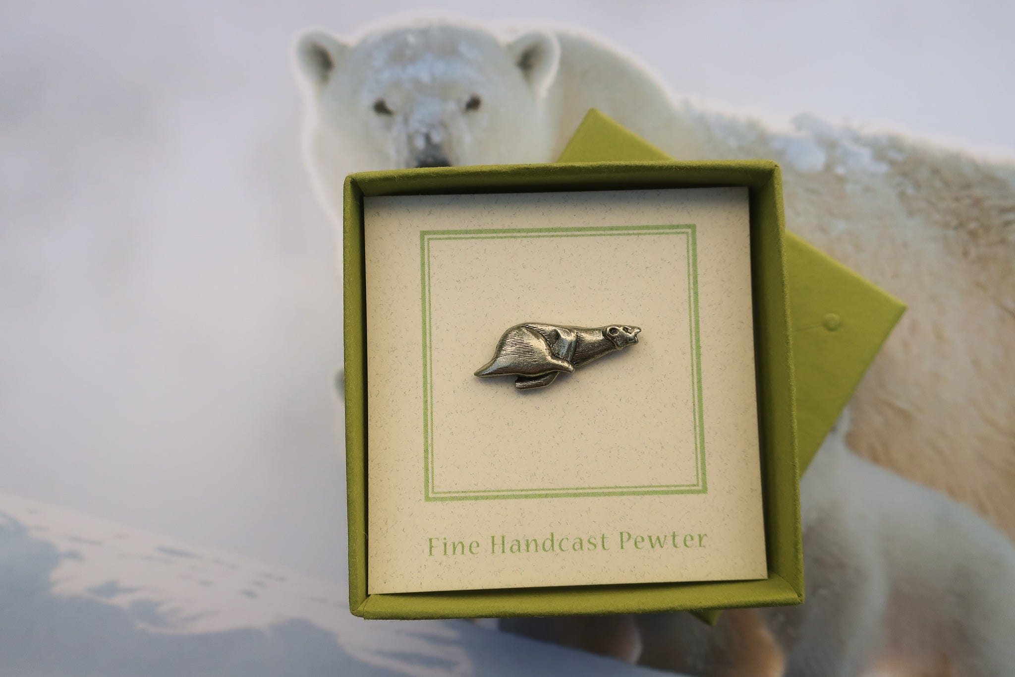 Polar Bear Lapel Pin – lapelpinplanet