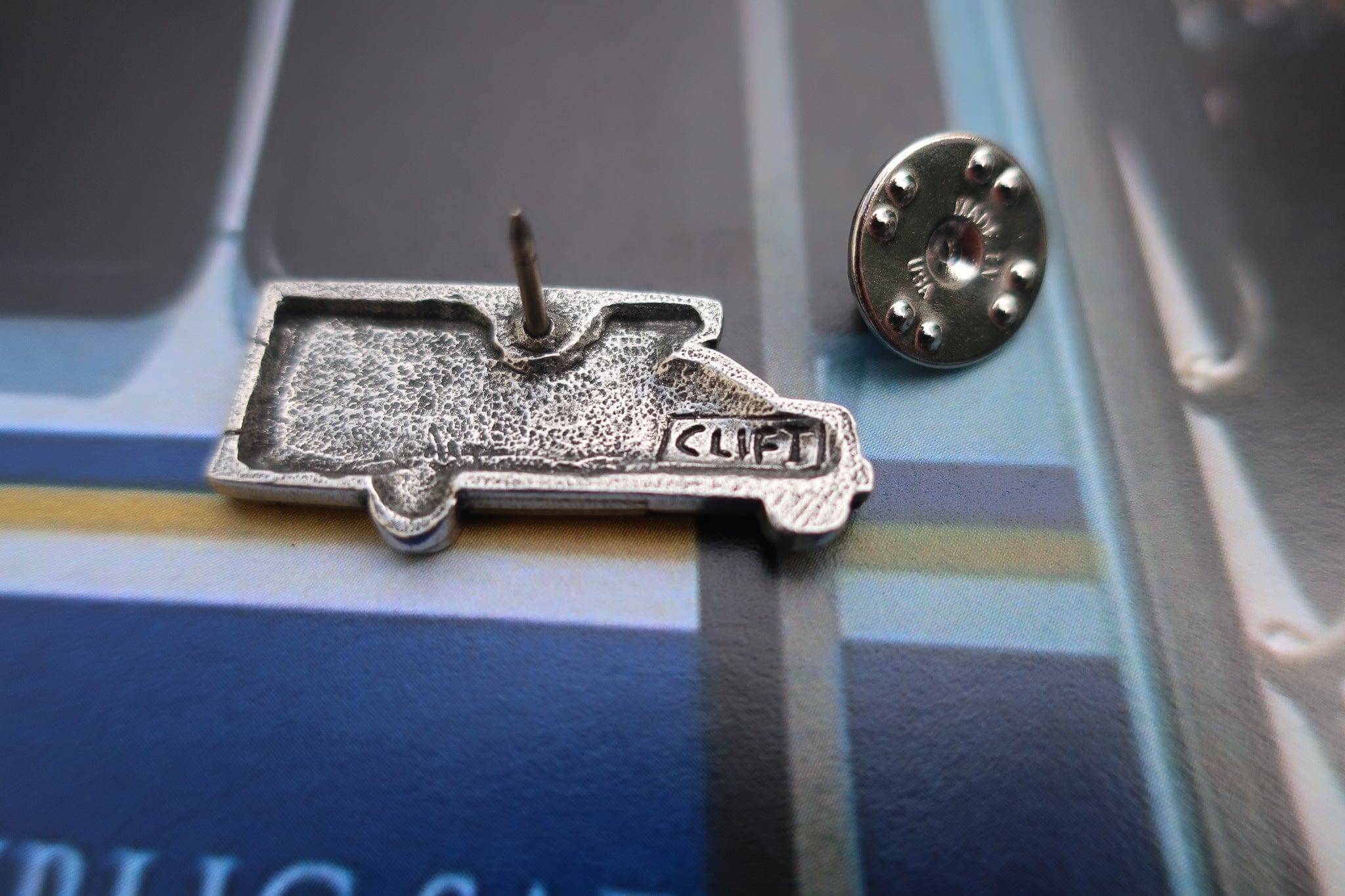 Shuttle Bus Lapel Pin – lapelpinplanet