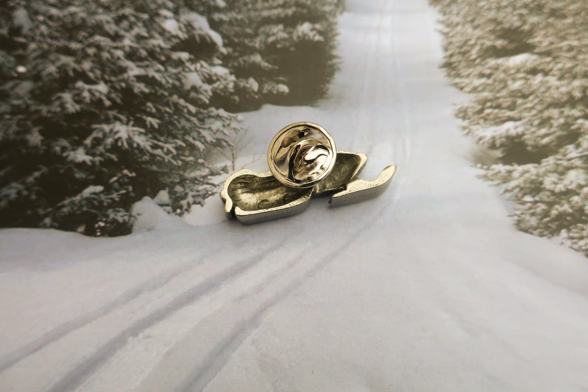 Snowmobile Lapel Pin – lapelpinplanet