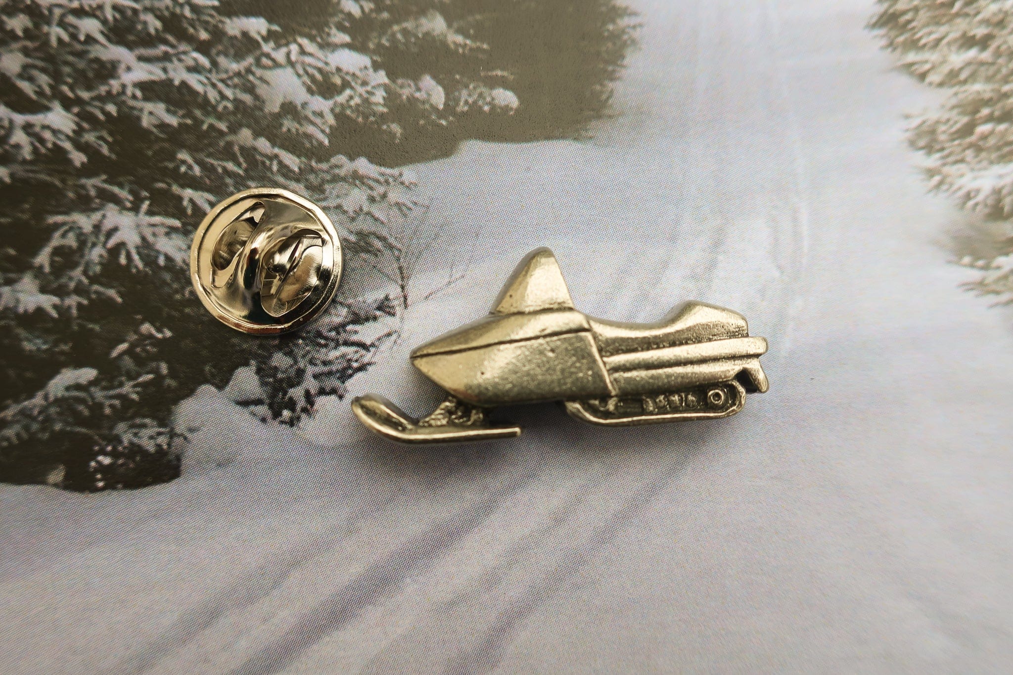 Snowmobile Lapel Pin – lapelpinplanet