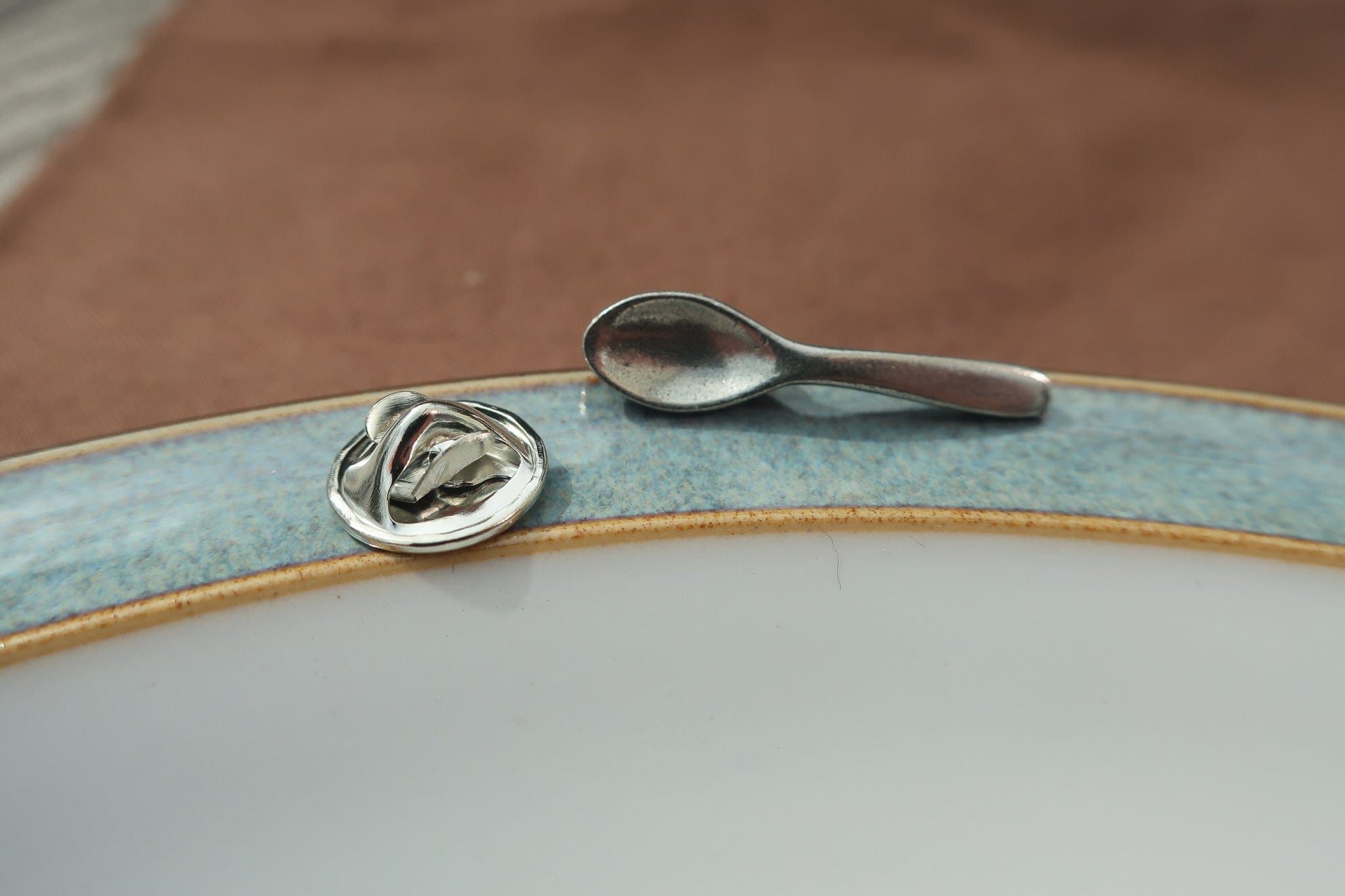 Spoon Lapel Pin – lapelpinplanet