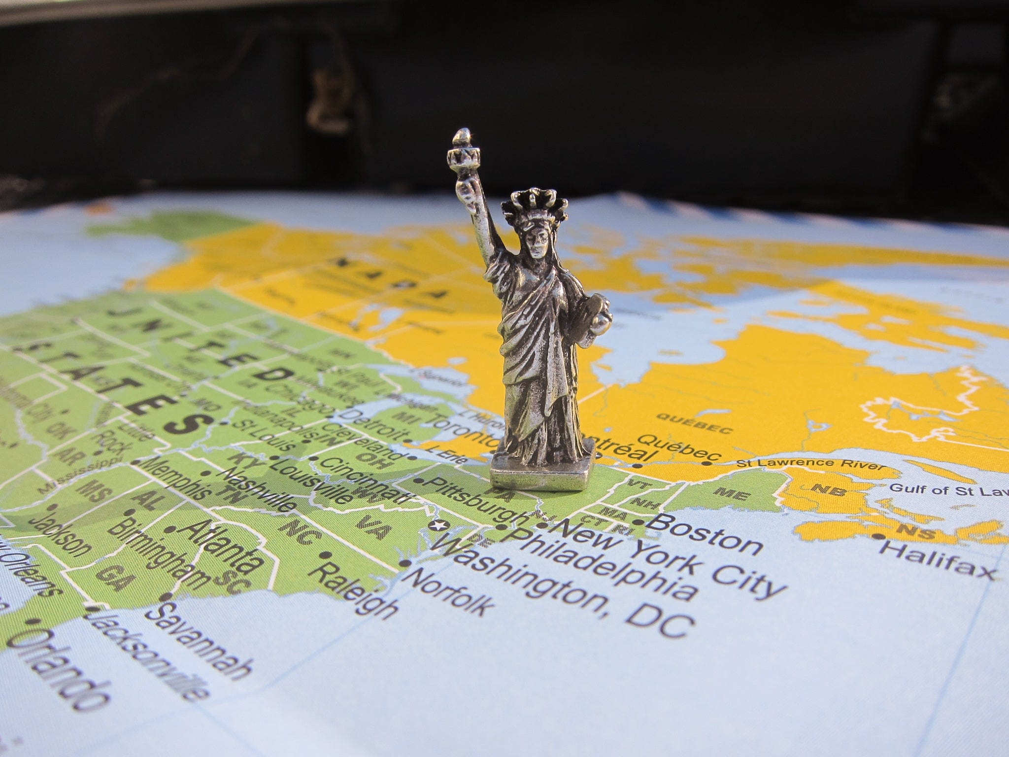 Statue of Liberty Lapel Pin – Lapel Pin Planet – lapelpinplanet