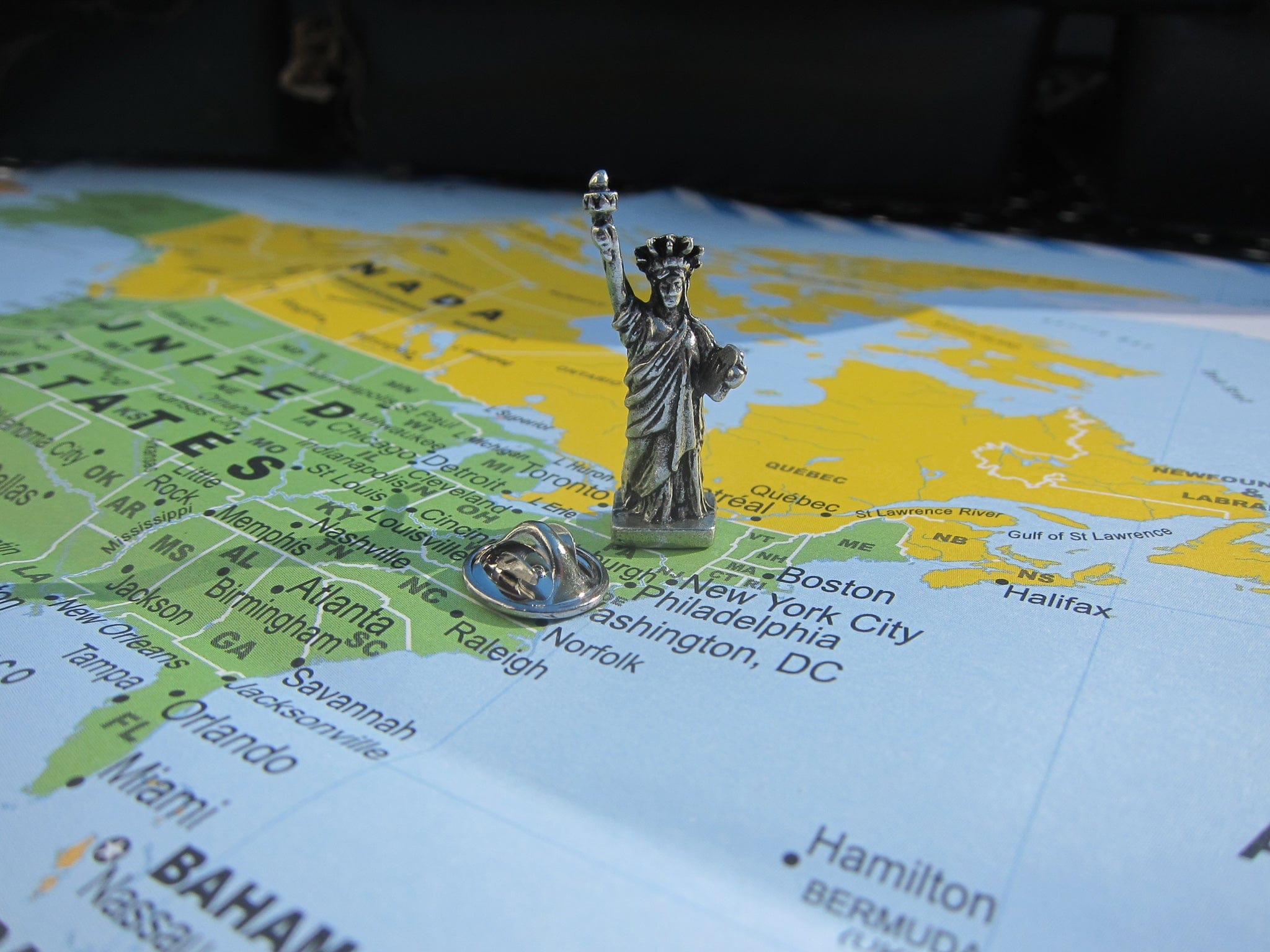 Statue of Liberty Lapel Pin – Lapel Pin Planet – lapelpinplanet