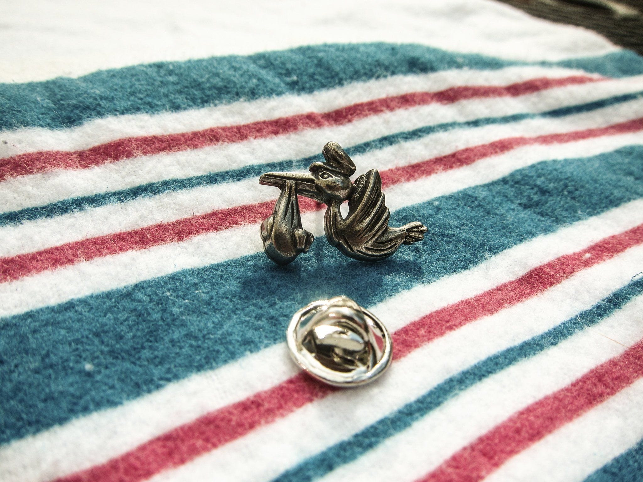 Stork Lapel Pin – lapelpinplanet