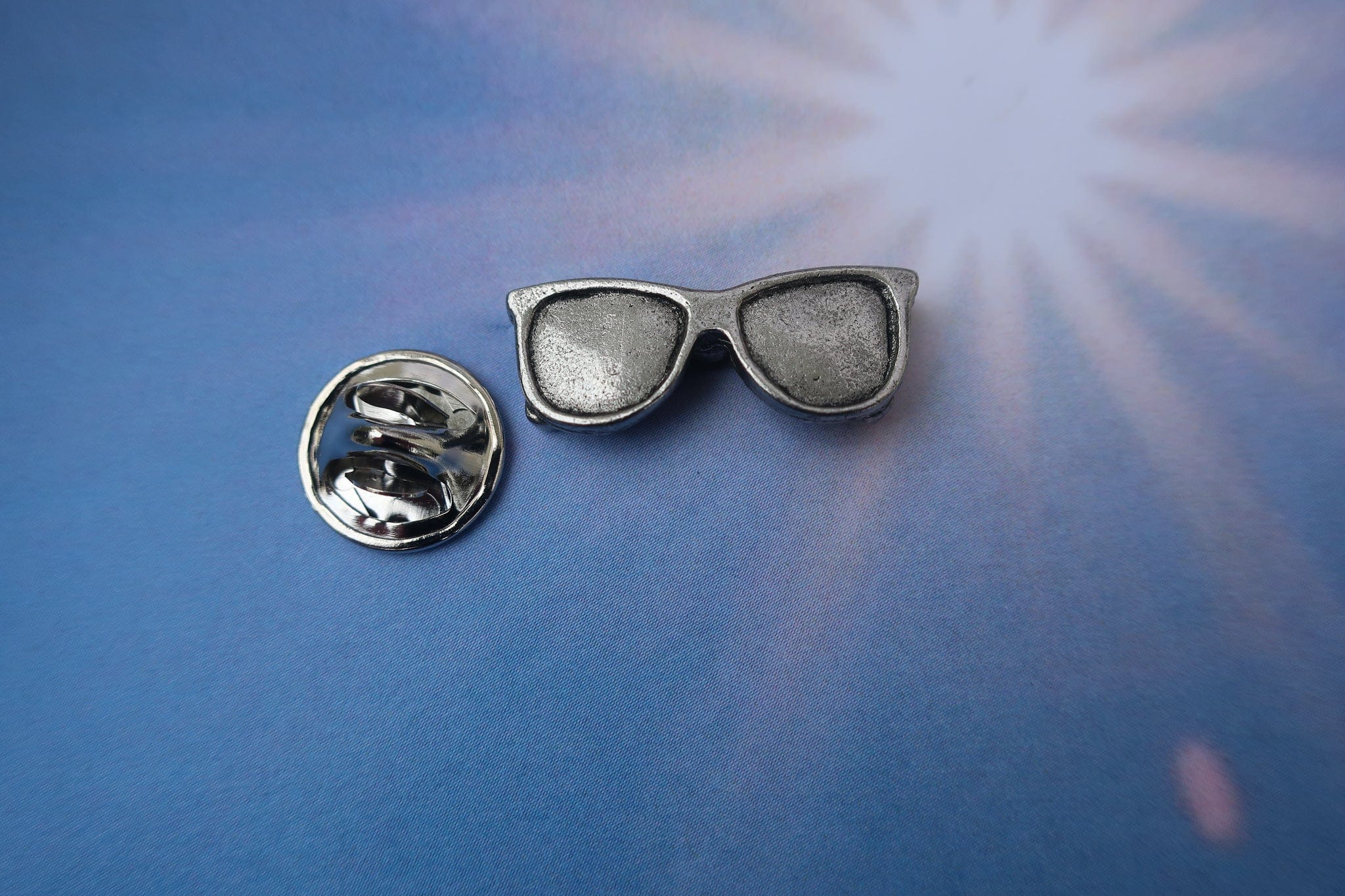 Sunglasses Lapel Pin – lapelpinplanet