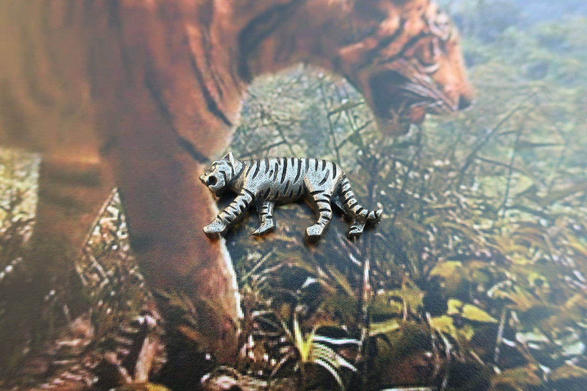 Tiger Lapel Pin – lapelpinplanet