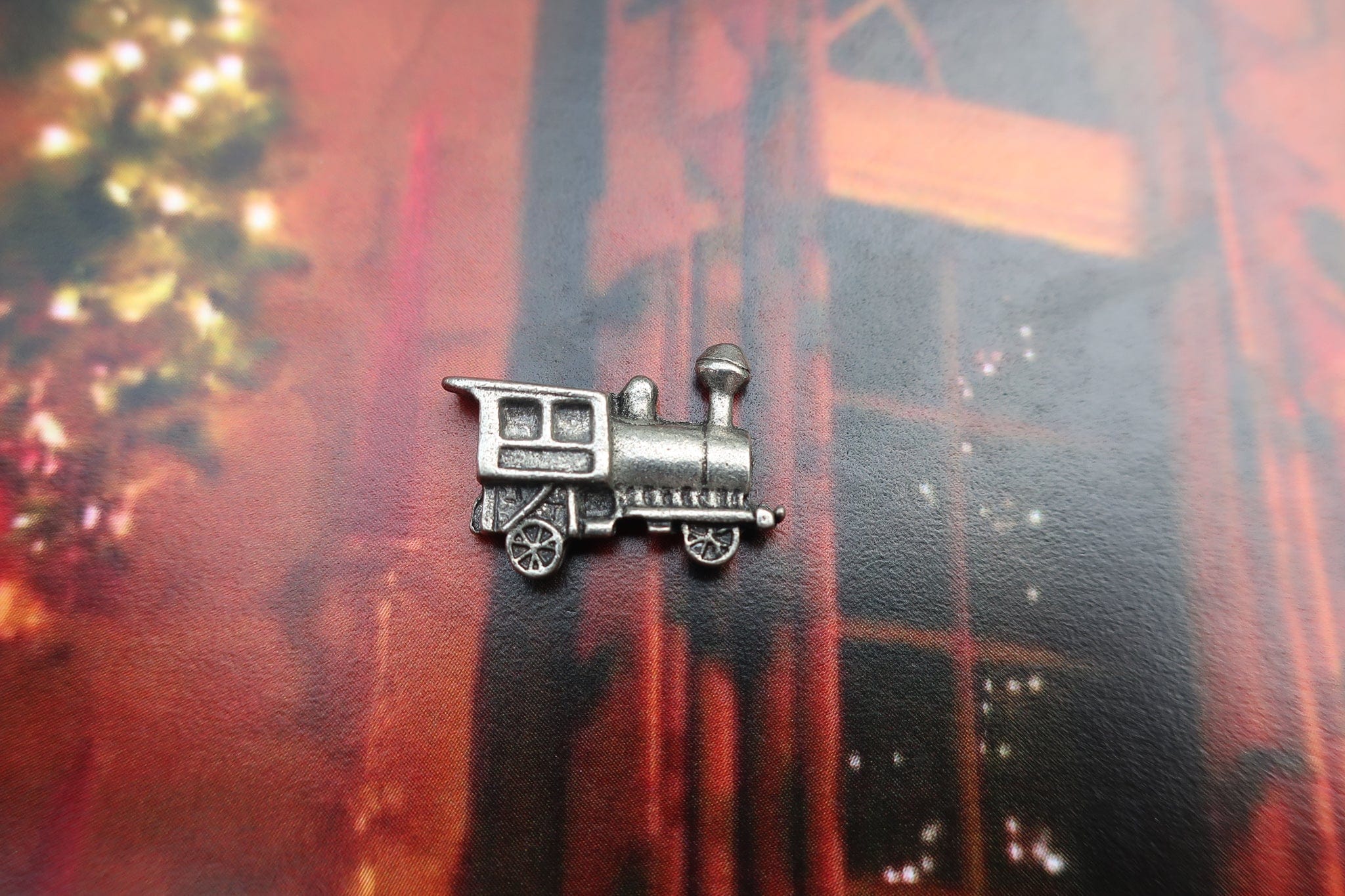 Train Lapel Pin – lapelpinplanet