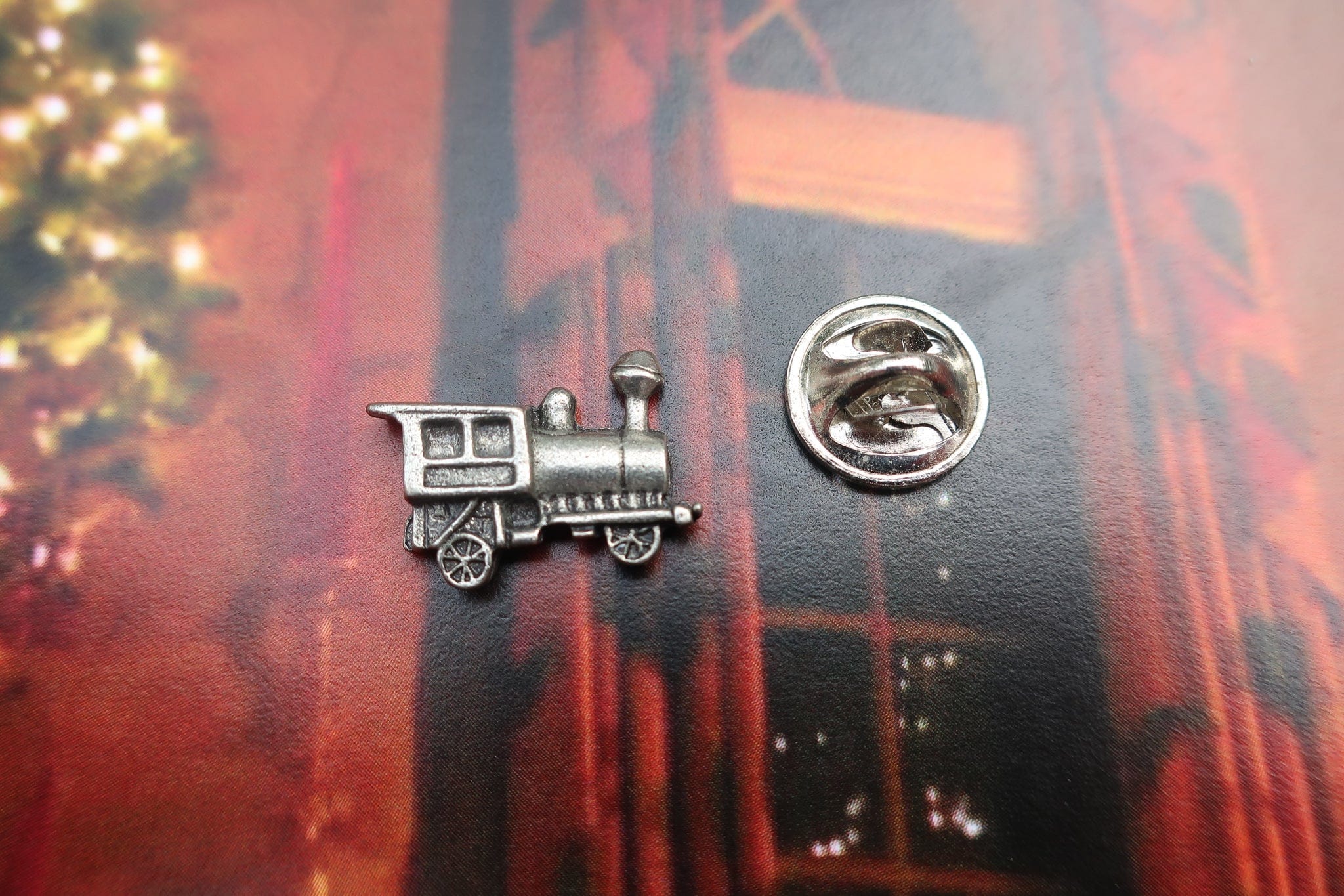 Train Lapel Pin – lapelpinplanet