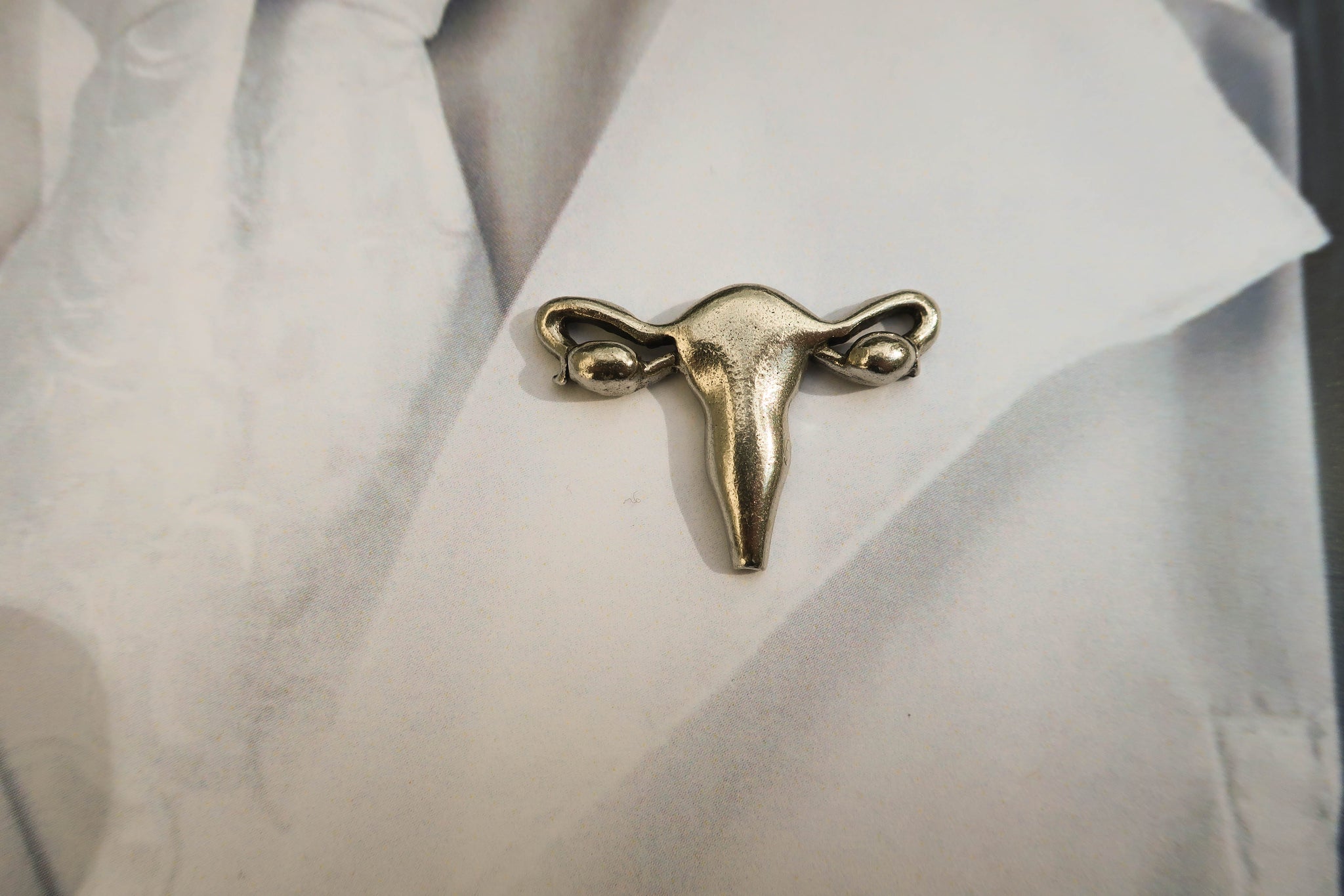 Uterus Lapel Pin – lapelpinplanet