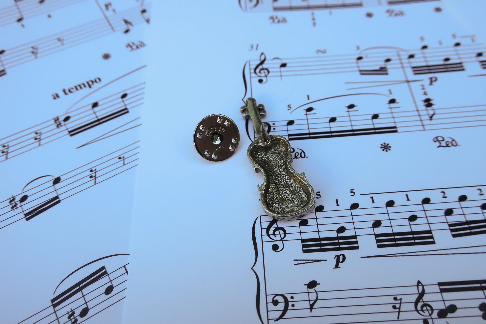 Violin Lapel Pin – lapelpinplanet