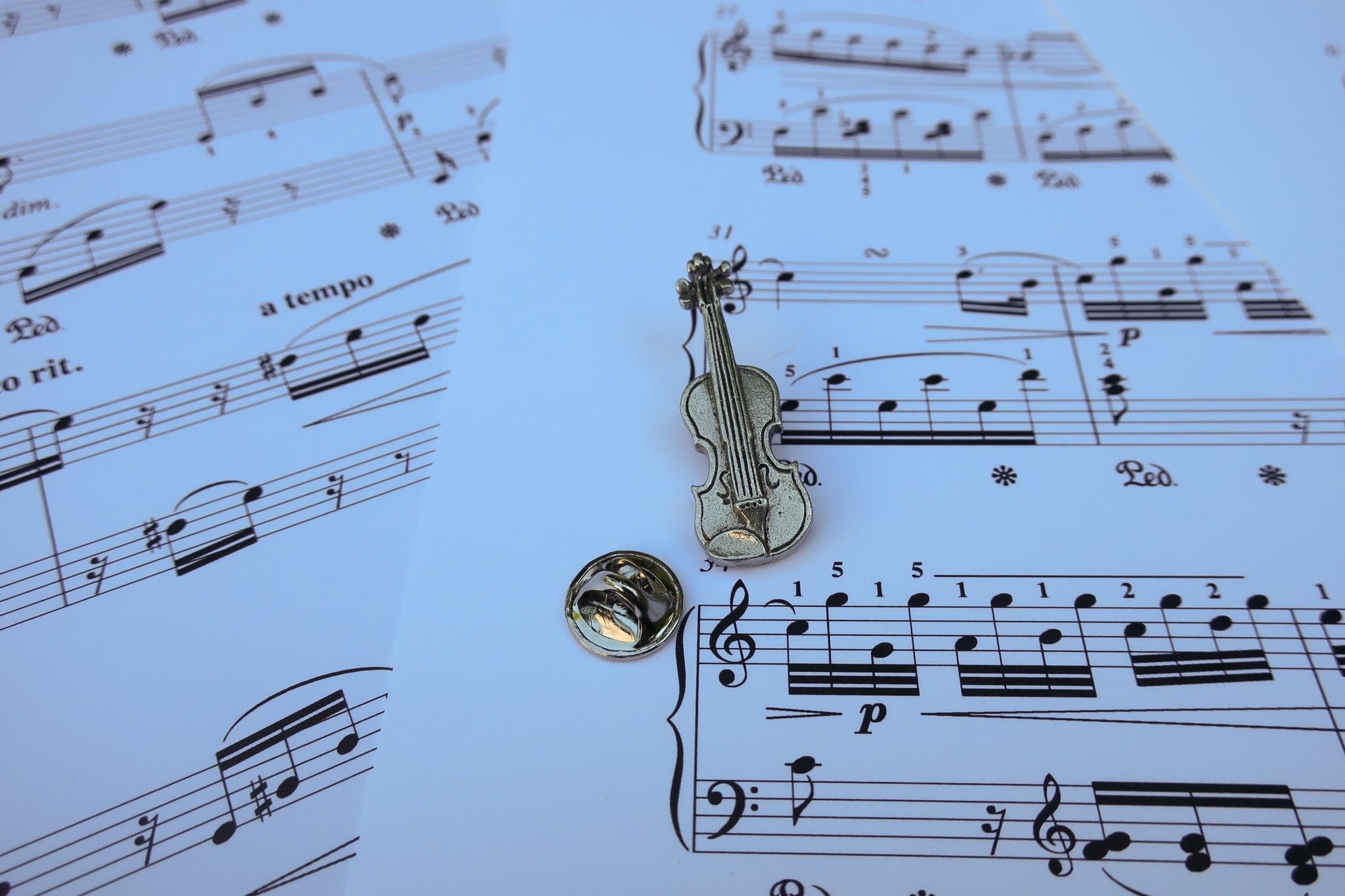 Violin Lapel Pin – lapelpinplanet