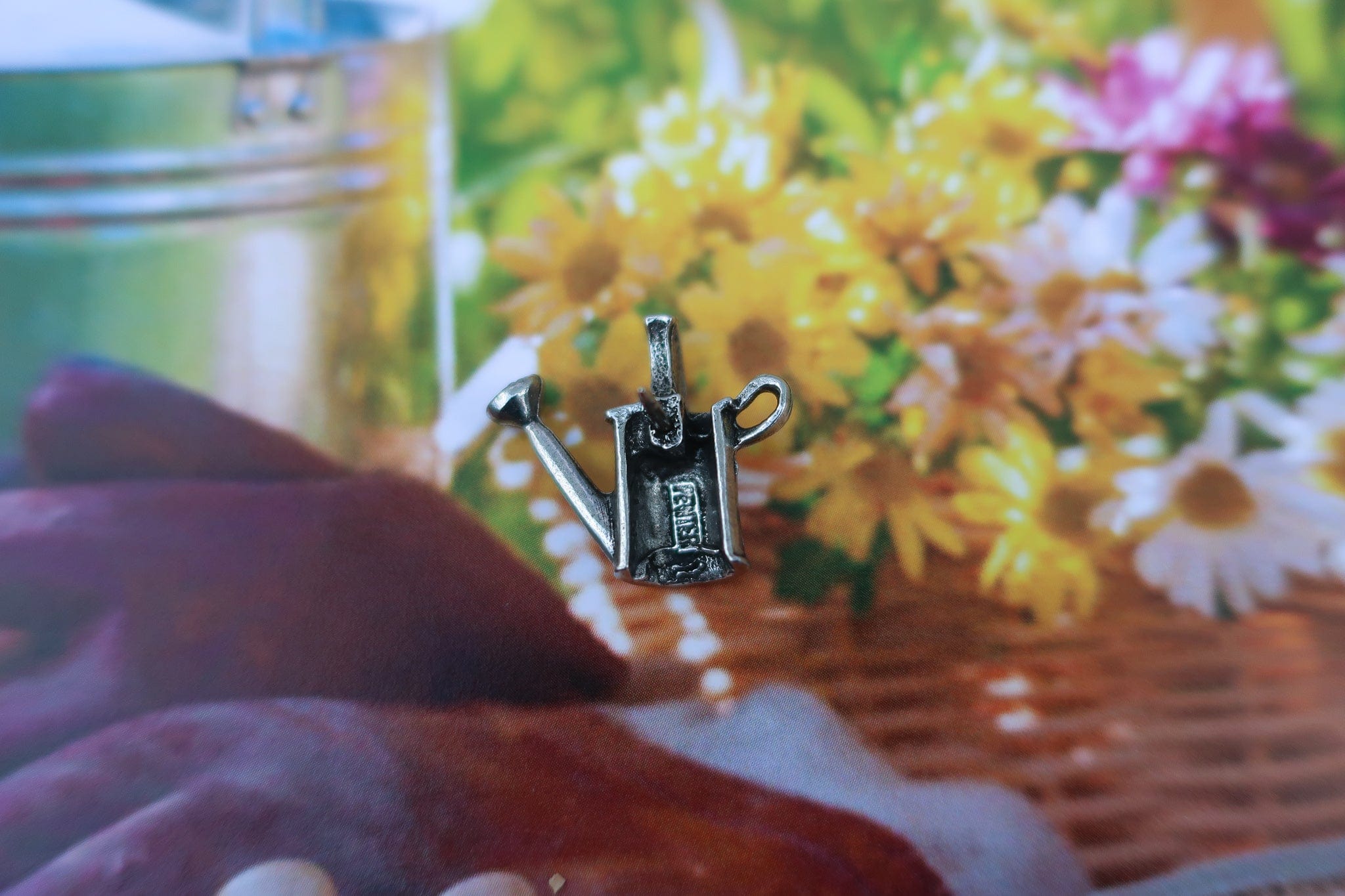 Watering Can Lapel Pin – lapelpinplanet