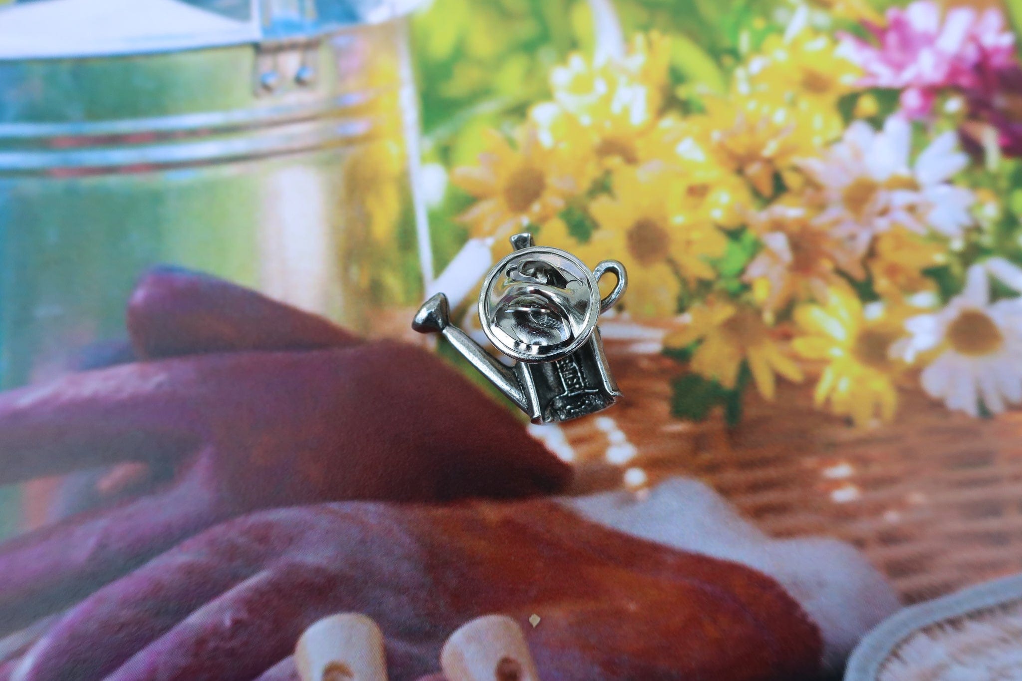 Watering Can Lapel Pin – lapelpinplanet