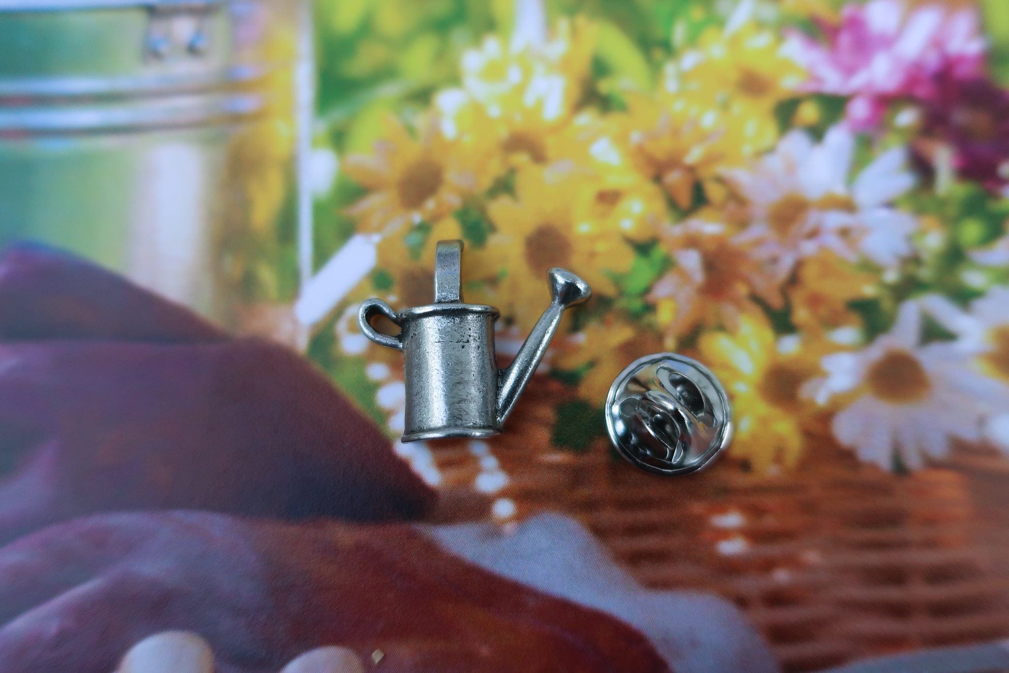 Watering Can Lapel Pin – lapelpinplanet