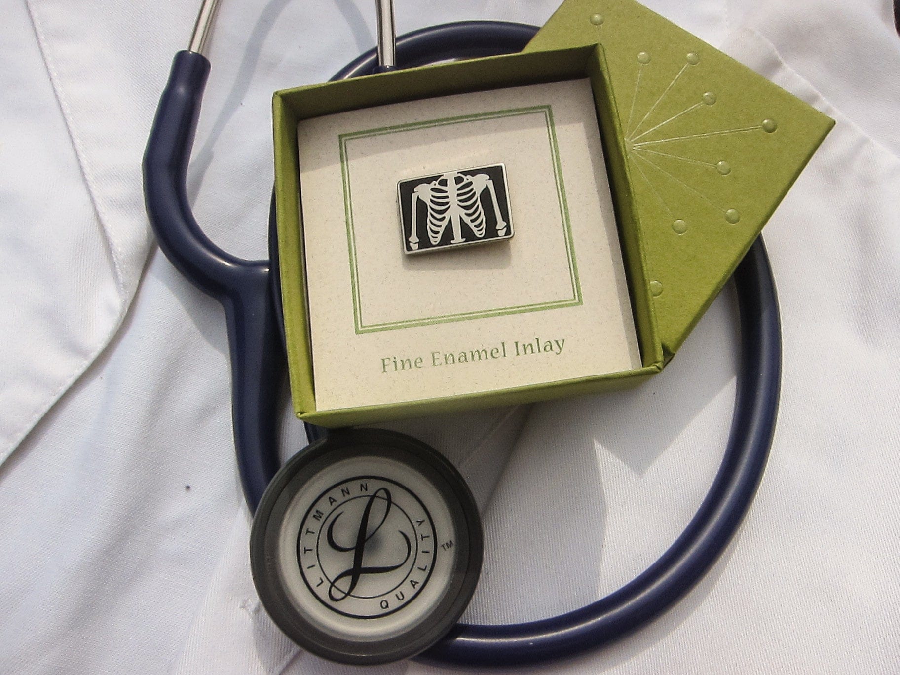 X-Ray Enamel Pin – lapelpinplanet